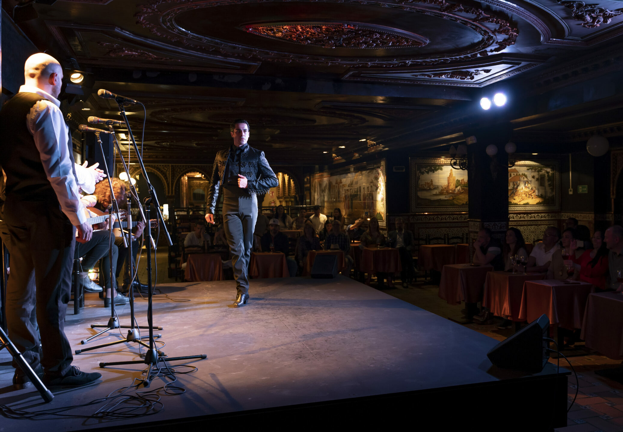 Art and Elegance with Pablo Fraile - Tablao Flamenco 1911